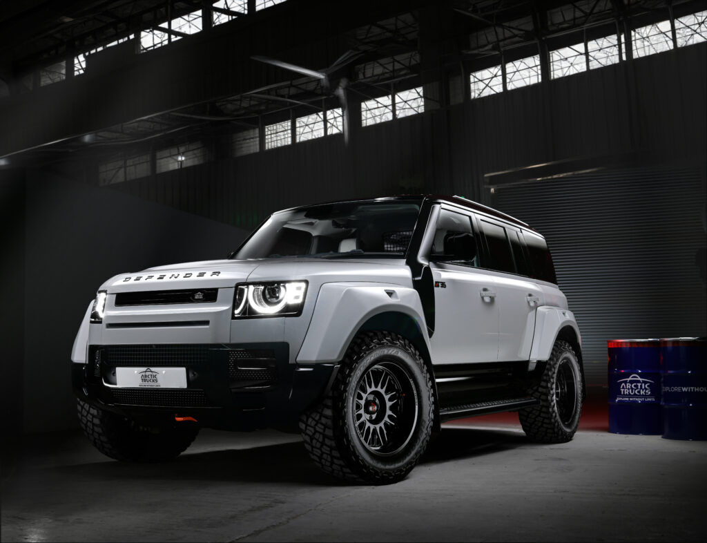 AT37 Land Rover Defender - Arctic Trucks US