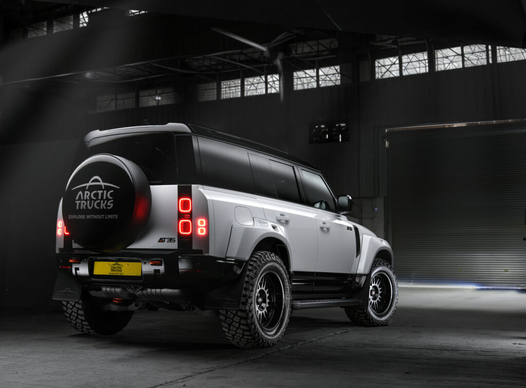 AT37 Land Rover Defender - Arctic Trucks US