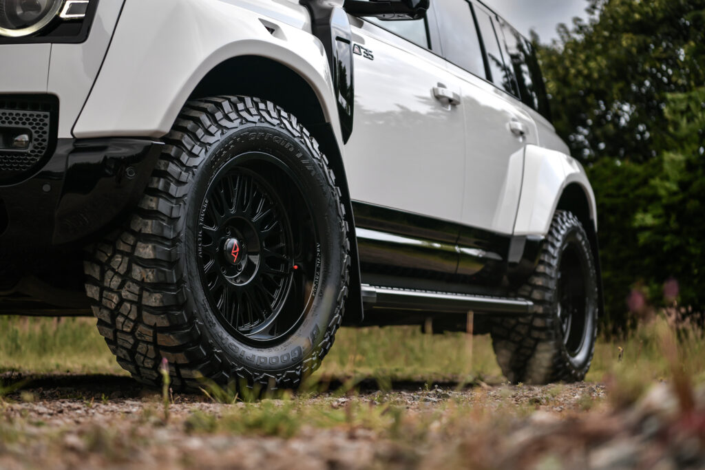 AT37 Land Rover Defender - Arctic Trucks US