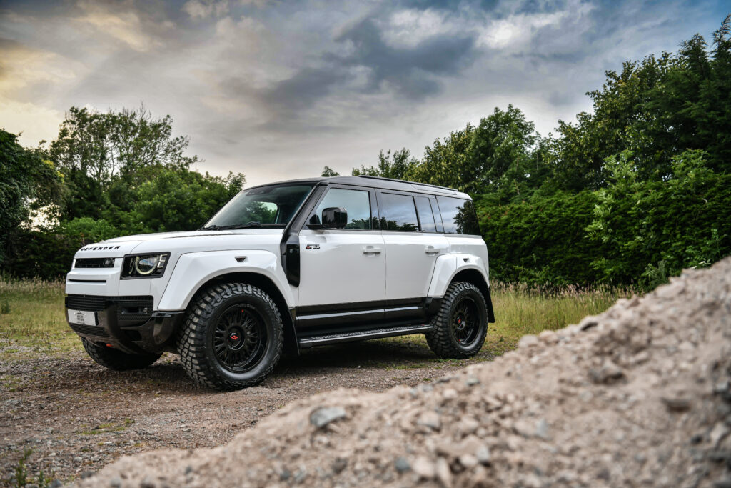 AT37 Land Rover Defender - Arctic Trucks US
