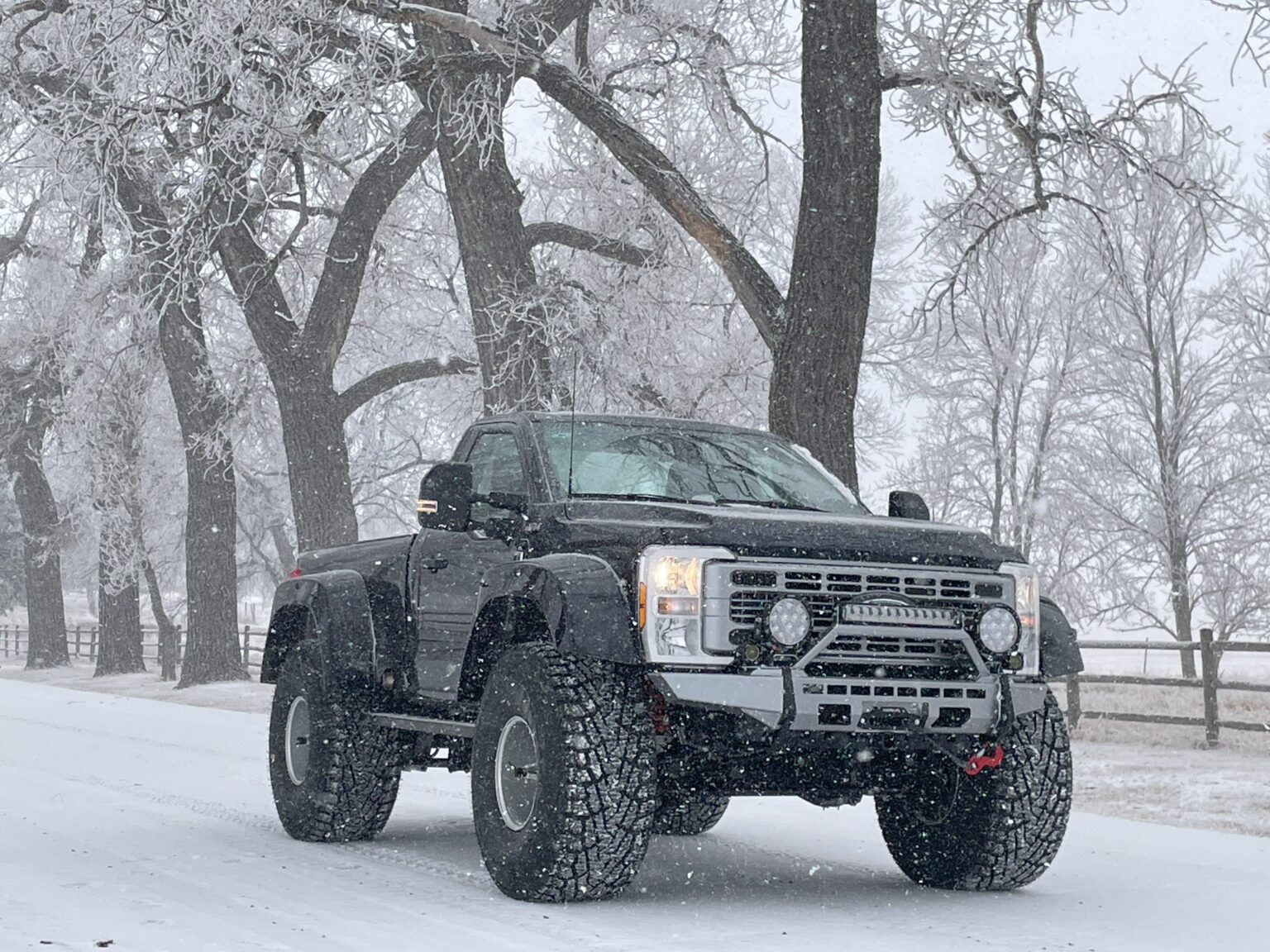 AT44 Ford Super Duty 4x4 - Arctic Trucks US